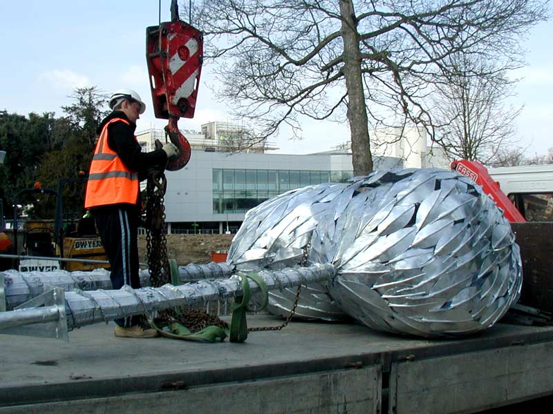 Art Handling & Display are essential parts of the supply of any artworks